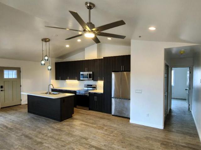 2 Br, 2 bath, Townhouse/Brownstone/RowHouse 570 Bent River