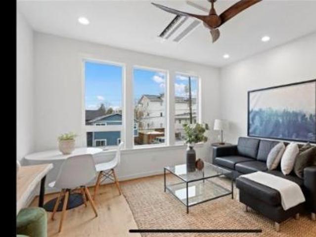 2 Br, 2 bath, Townhouse/Brownstone/RowHouse 5808 17th Avenue Northwest