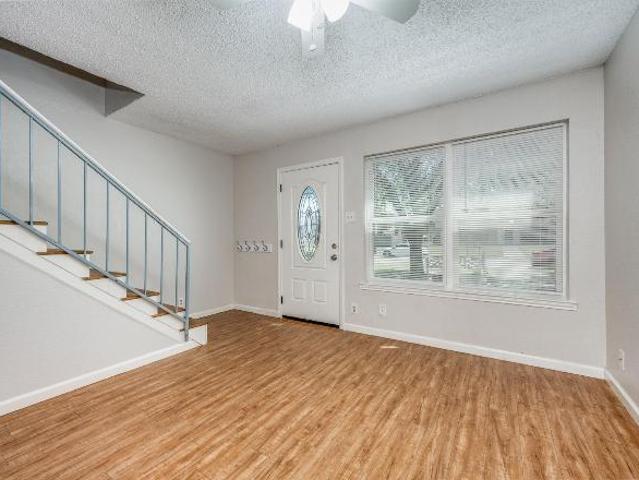 2 Br, 2 bath, Townhouse/Brownstone/RowHouse 604 Meadow View Court