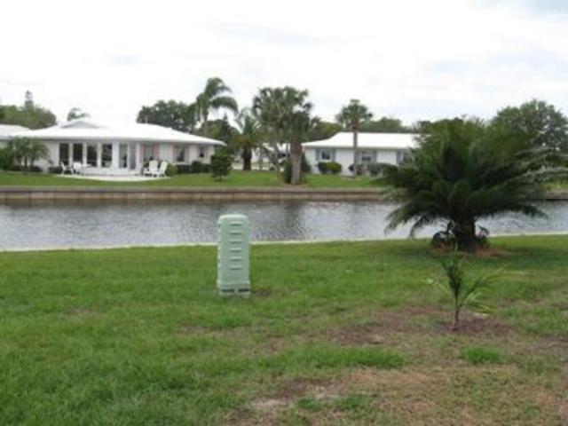 2 Br, 2 bath, Townhouse/Brownstone/RowHouse 607 Fairwinds Dr