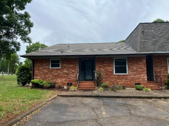 2 Br, 2 bath, Townhouse/Brownstone/RowHouse 616 Fran Ave