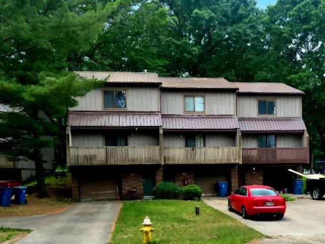 2 Br, 2 bath, Townhouse/Brownstone/RowHouse 636 Portage Lakes Dr