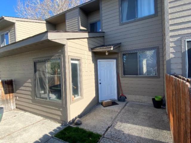 2 Br, 2 bath, Townhouse/Brownstone/RowHouse 65 Chestnut Grove Avenue