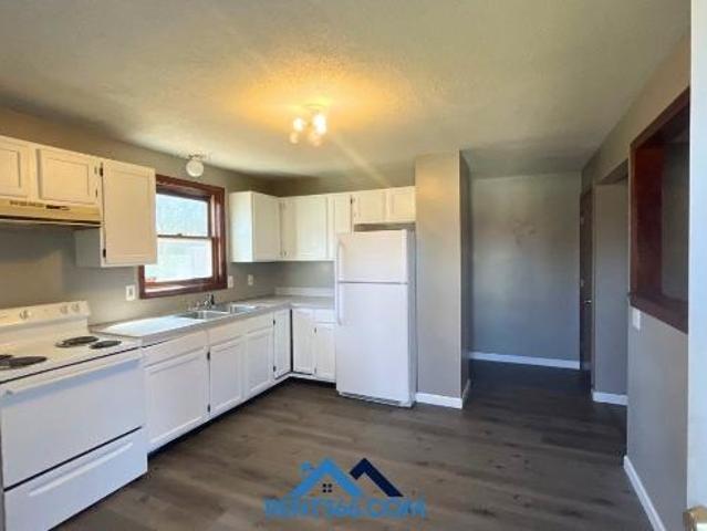 2 Br, 2 bath, Townhouse/Brownstone/RowHouse 65 Wisteria St