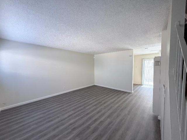 2 Br, 2 bath, Townhouse/Brownstone/RowHouse 671 Military East