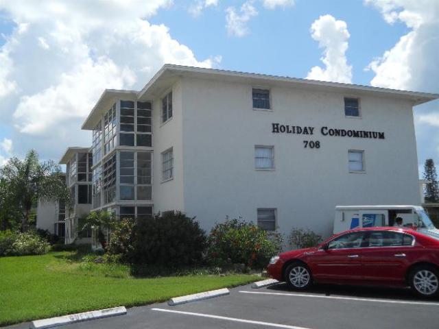 2 Br, 2 bath, Townhouse/Brownstone/RowHouse 708 S Tamiami Trail