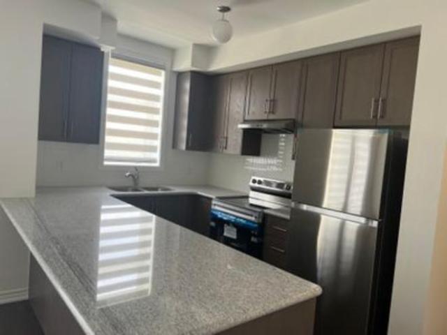 2 Br, 2 bath, Townhouse/Brownstone/RowHouse 70 Halliford Place