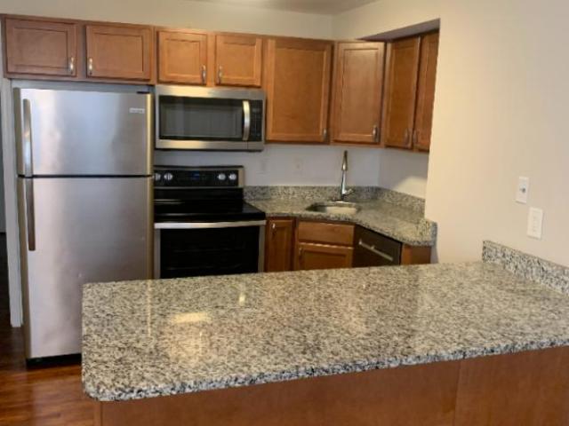 2 Br, 2 bath, Townhouse/Brownstone/RowHouse 726 Ohio Pike