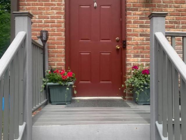2 Br, 2 bath, Townhouse/Brownstone/RowHouse 726 Ohio Pike
