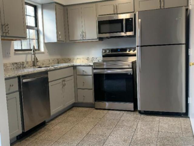 2 Br, 2 bath, Townhouse/Brownstone/RowHouse 726 Ohio Pike
