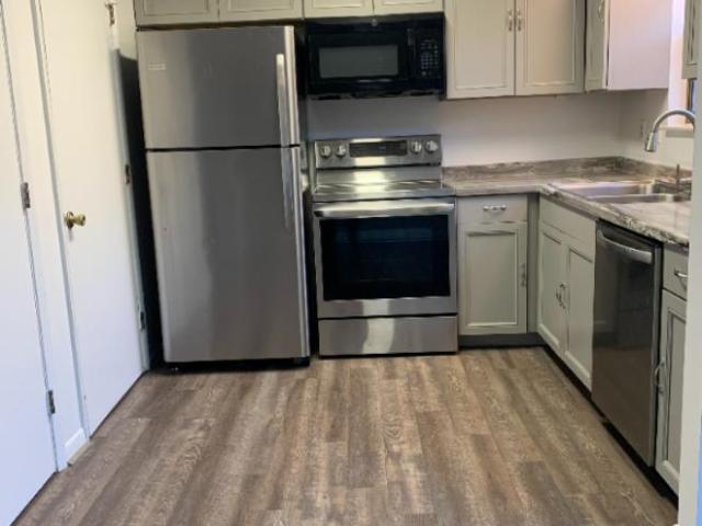 2 Br, 2 bath, Townhouse/Brownstone/RowHouse 720 Ohio Pike