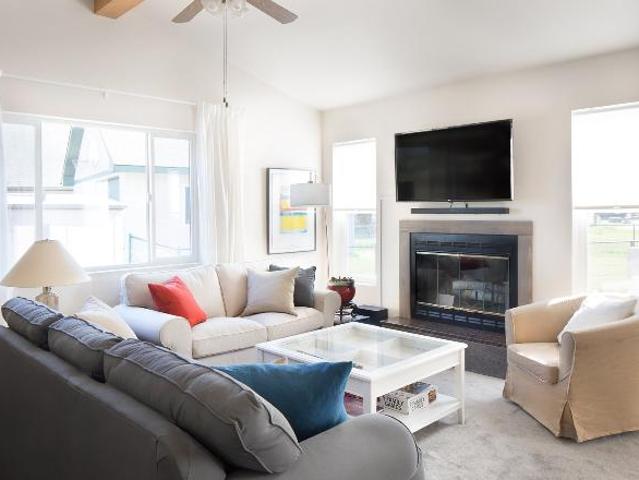 2 Br, 2 bath, Townhouse/Brownstone/RowHouse 72 Crestwood Dr