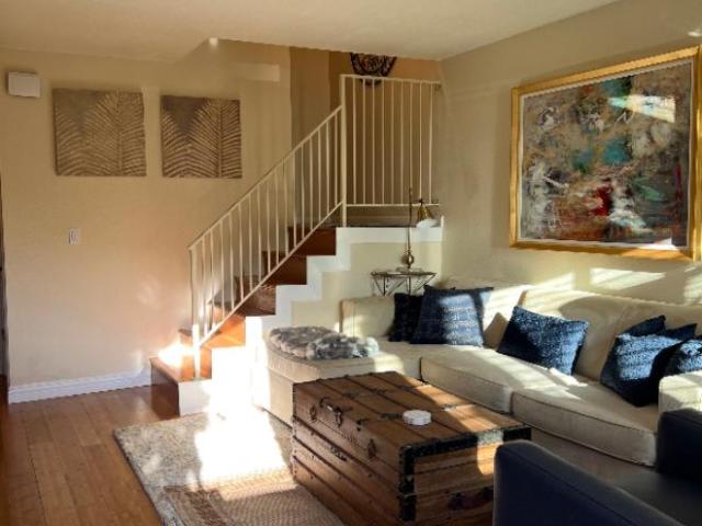 2 Br, 2 bath, Townhouse/Brownstone/RowHouse 7386 Calle Real