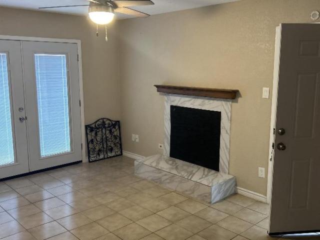 2 Br, 2 bath, Townhouse/Brownstone/RowHouse 7600 Emmett F Lowry Expressway