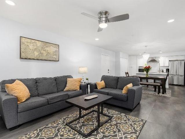 2 Br, 2 bath, Townhouse/Brownstone/RowHouse 7777 East Main Street
