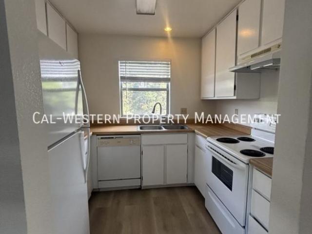 2 Br, 2 bath, Townhouse/Brownstone/RowHouse 796 Villa Ave
