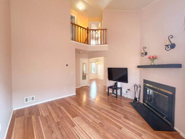 2 Br, 2 bath, Townhouse/Brownstone/RowHouse 79 Renaissance Lane