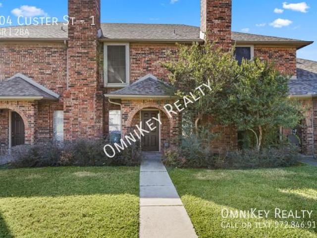 2 Br, 2 bath, Townhouse/Brownstone/RowHouse 804 Custer St