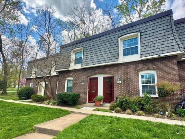 2 Br, 2 bath, Townhouse/Brownstone/RowHouse 8131 Kingsway Ct
