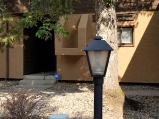 2 Br, 2 bath, Townhouse/Brownstone/RowHouse 866 Pebblewood Dr