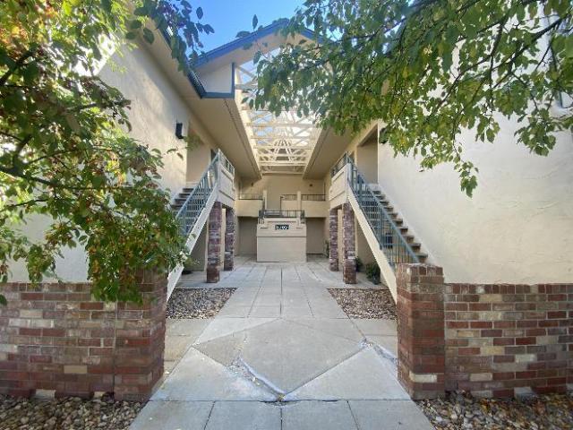 2 Br, 2 bath, Townhouse/Brownstone/RowHouse 8767 East Dry Creek Road