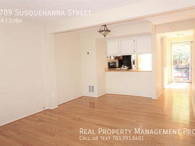 2 Br, 2 bath, Townhouse/Brownstone/RowHouse 8709 Susquehanna Street