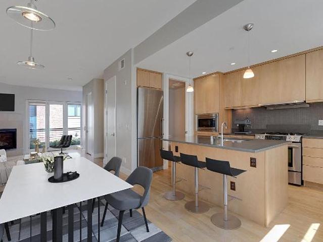 2 Br, 2 bath, Townhouse/Brownstone/RowHouse 901 N Washington St
