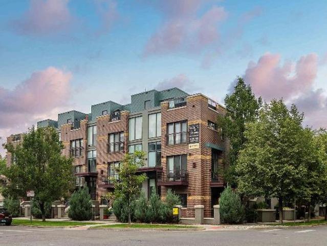 2 Br, 2 bath, Townhouse/Brownstone/RowHouse 901 N Washington St