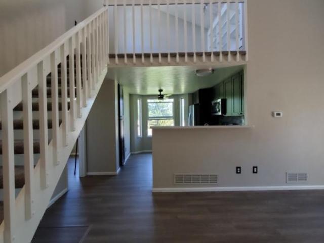 2 Br, 2 bath, Townhouse/Brownstone/RowHouse 9108 West Plymouth Avenue