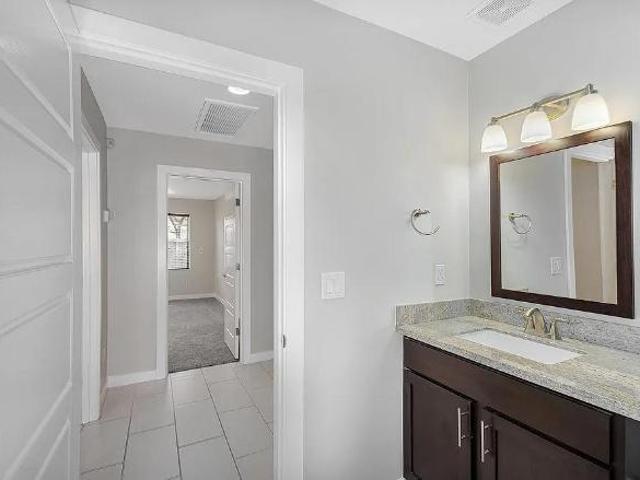 2 Br, 2 bath, Townhouse/Brownstone/RowHouse 925 W McDowell Rd