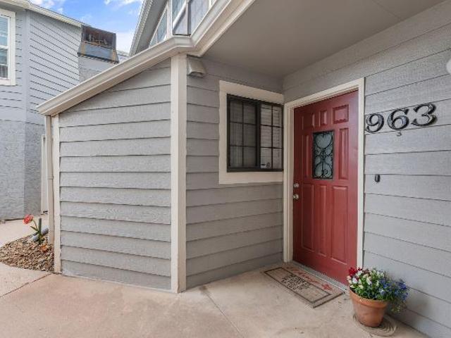 2 Br, 2 bath, Townhouse/Brownstone/RowHouse 963 Tampico Ct
