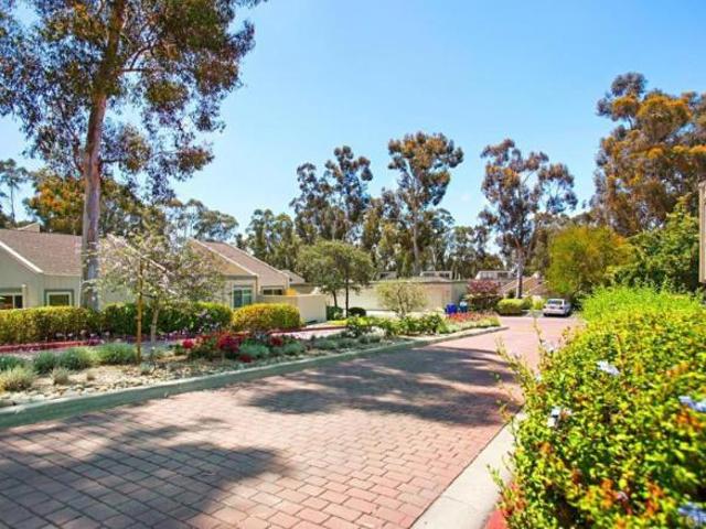 2 Br, 2 bath, Townhouse/Brownstone/RowHouse 9965 Caminito Tomatillo