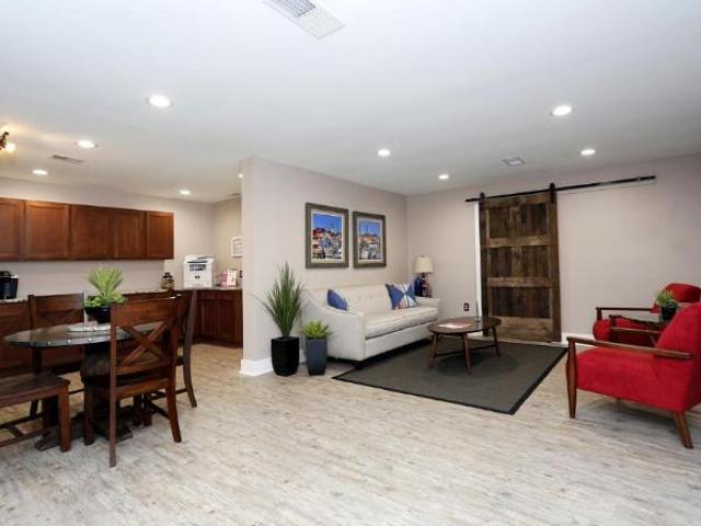 2 Br, 2 bath, Apartment 1053 Rifle Range Rd