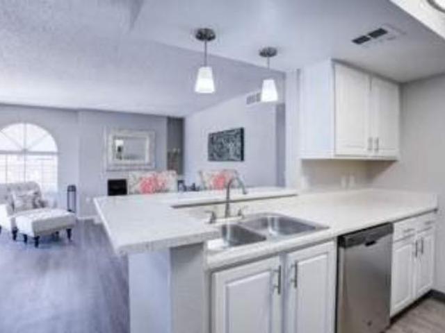2 Br, 2 bath, Apartment 1050 S Bill Martin Dr