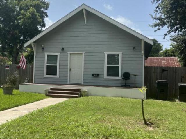 2 Br, 2 bath, Apartment 106 4th St