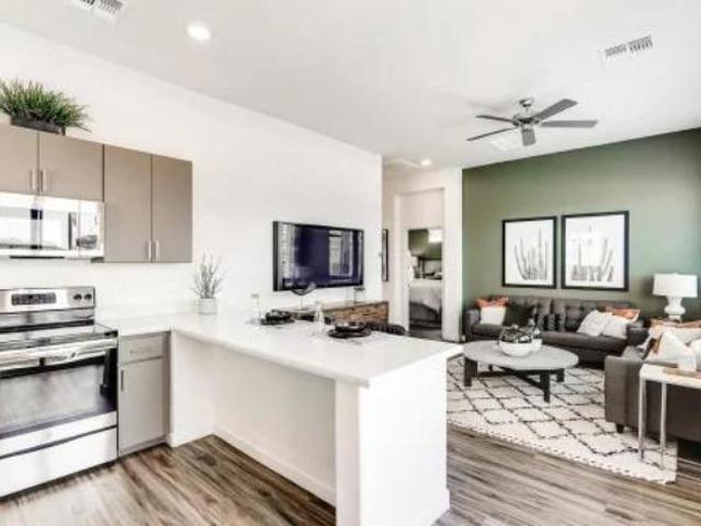2 Br, 2 bath, Apartment 10770 W Highland Avenue