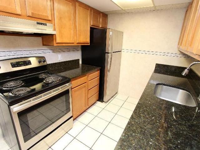 2 Br, 2 bath, Apartment 1088 Greentree Road