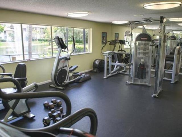 2 Br, 2 bath, Apartment 10931 Nw 39th St