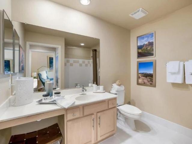 2 Br, 2 bath, Apartment 10950 N LaCanada Dr