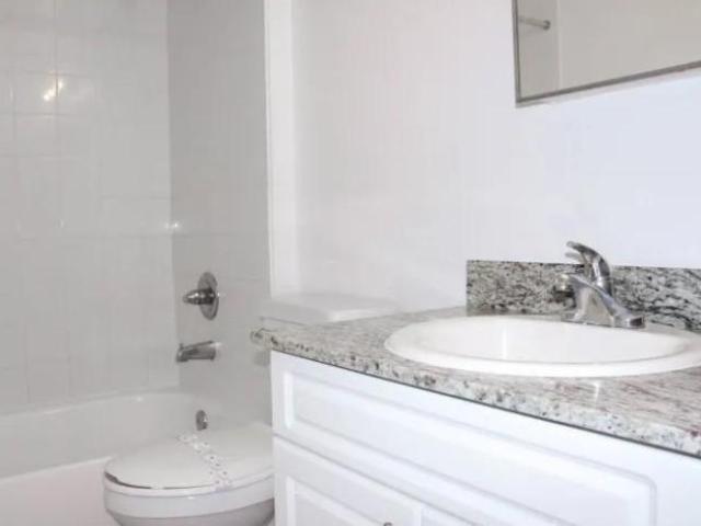 2 Br, 2 bath, Apartment 10972 NW 14th Avenue