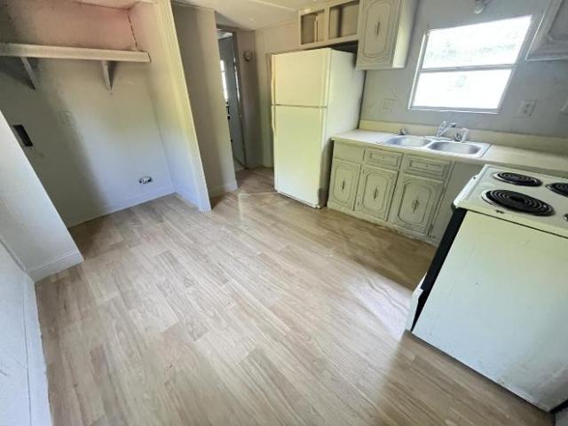 2 Br, 2 bath, Apartment 109 Thrush St