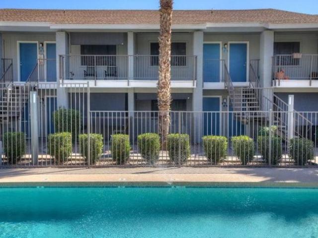 2 Br, 2 bath, Apartment 10001 N 7th St