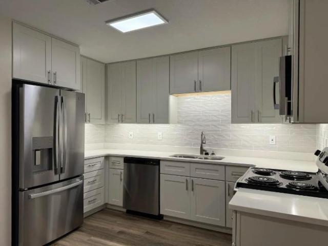 2 Br, 2 bath, Apartment 1000 Vineyard Dr