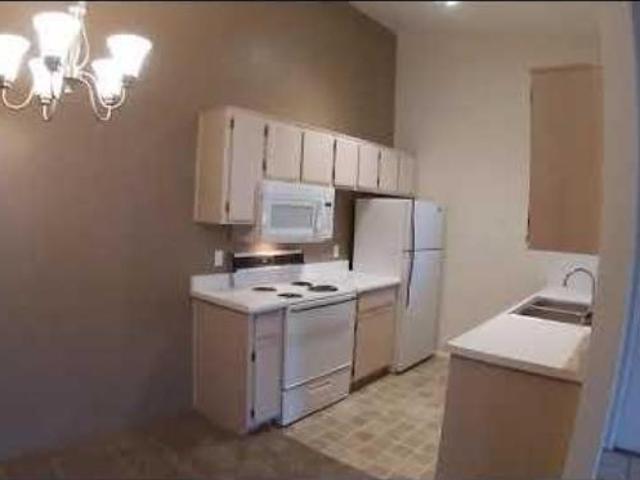 2 Br, 2 bath, Apartment 1000 W Forest Meadows St