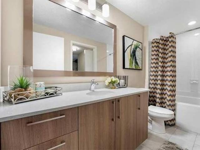 2 Br, 2 bath, Apartment 1000 Audace Avenue