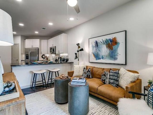 2 Br, 2 bath, Apartment 1000 Grandy&apos s Ln