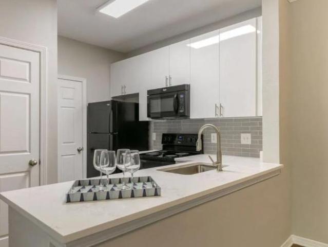 2 Br, 2 bath, Apartment 1000 Heathmoor Ln