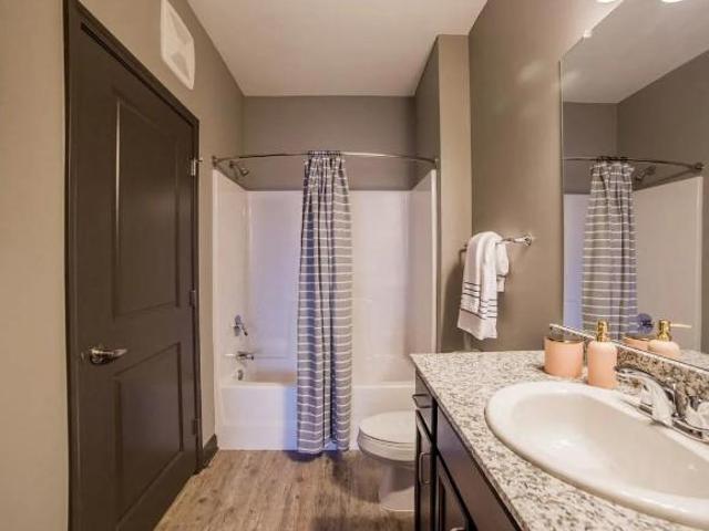 2 Br, 2 bath, Apartment 1000 Hollister Ln
