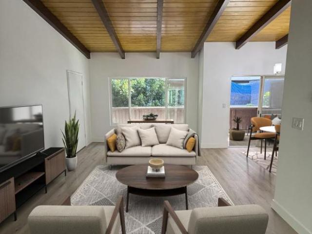 2 Br, 2 bath, Apartment 1007 Lincoln Blvd