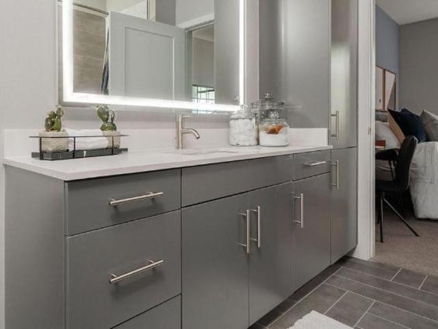 2 Br, 2 bath, Apartment 1009 14th Street
